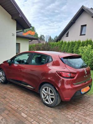 Red Renault Clio 2016 in Alytus, with an engine capacity of 0.90 L and mileage of 56 thousand km for 4450 €, photo 4 on AUTOMOTO.COM.LV