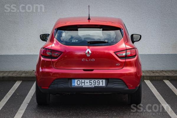 Red Renault Clio 2016 in Riga, with an engine capacity of 1.50 L and mileage of 287 thousand km for 3990 €, photo 6 on AUTOMOTO.COM.LV