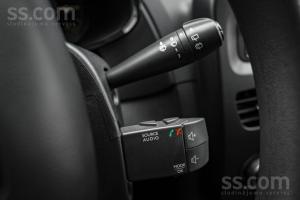 Sarkans Renault Clio 2016 Rīga, ar dzinēja tilpumu 1.50 L un nobraukumu 287 tūkst. km par 3990 €, foto 21 vietnē AUTOMOTO.COM.LV