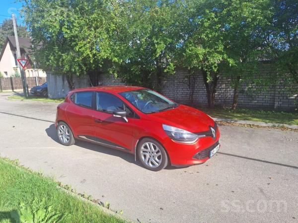 Sarkans Renault Clio 2016 Daugavpils, ar dzinēja tilpumu 1.50 L un nobraukumu 266 tūkst. km par 3850 €, foto 3 vietnē AUTOMOTO.COM.LV