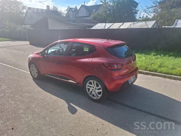 Sarkans Renault Clio 2016 Daugavpils, ar dzinēja tilpumu 1.50 L un nobraukumu 266 tūkst. km par 3850 €, foto 4 vietnē AUTOMOTO.COM.LV