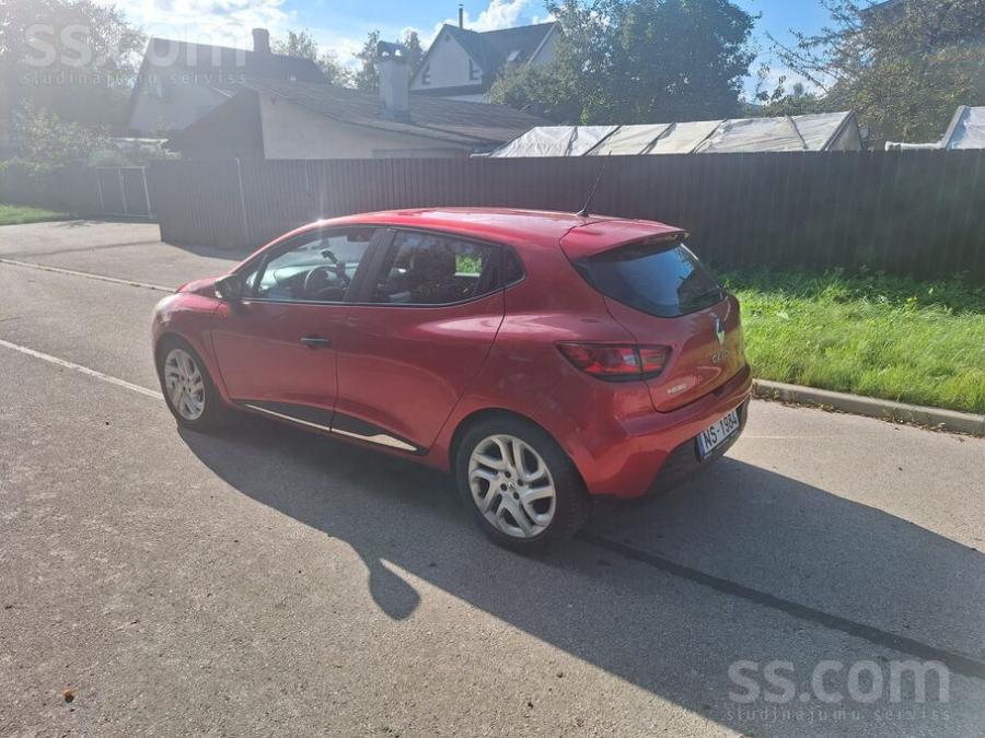 Sarkans Renault Clio 2016 Daugavpils, ar dzinēja tilpumu 1.50 L un nobraukumu 266 tūkst. km par 3850 €, foto 4 vietnē AUTOMOTO.COM.LV