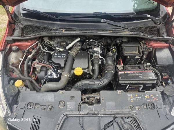 Red Renault Clio 2016 in Sakiai, with an engine capacity of 1.46 L and mileage of 190 thousand km for 3999 €, photo 9 on AUTOMOTO.COM.LV