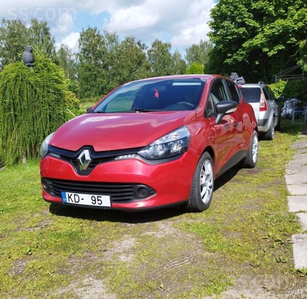 Red Renault Clio 2016 in Liepaja, with an engine capacity of 1.50 L and mileage of 288 thousand km for 3000 €, photo 1 on AUTOMOTO.COM.LV