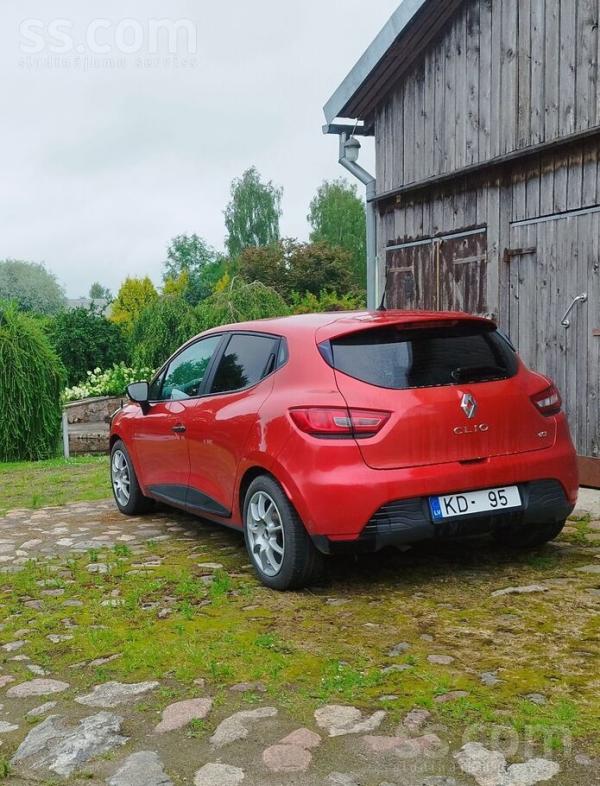 Red Renault Clio 2016 in Liepaja, with an engine capacity of 1.50 L and mileage of 288 thousand km for 3000 €, photo 3 on AUTOMOTO.COM.LV
