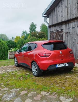 Sarkans Renault Clio 2016 Liepāja, ar dzinēja tilpumu 1.50 L un nobraukumu 288 tūkst. km par 3000 €, foto 3 vietnē AUTOMOTO.COM.LV