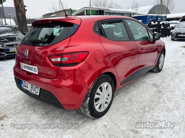 Red Renault Clio 2017 in Tallinn, with an engine capacity of 1.50 L and mileage of 140 thousand km for 5500 €, photo 7 on AUTOMOTO.COM.LV