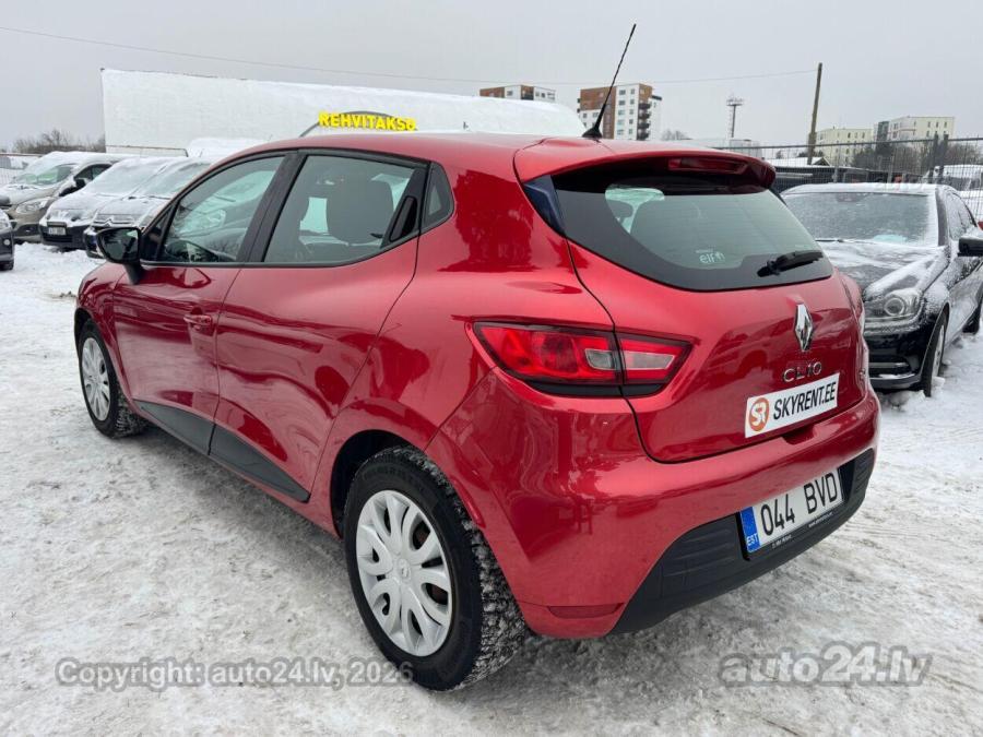 Red Renault Clio 2017 in Tallinn, with an engine capacity of 1.50 L and mileage of 140 thousand km for 5500 €, photo 3 on AUTOMOTO.COM.LV