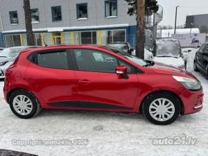 Red Renault Clio 2017 in Tallinn, with an engine capacity of 1.50 L and mileage of 140 thousand km for 5500 €, photo 6 on AUTOMOTO.COM.LV