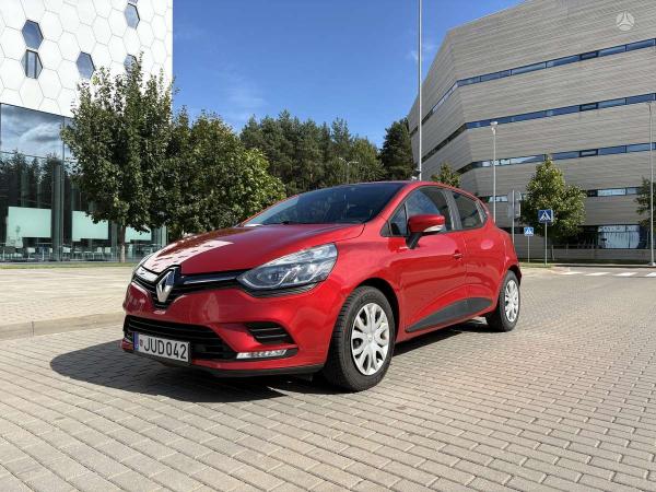 Sarkans Renault Clio 2017 Viļņa, ar dzinēja tilpumu 1.46 L un nobraukumu 88 tūkst. km par 5000 €, foto  vietnē AUTOMOTO.COM.LV