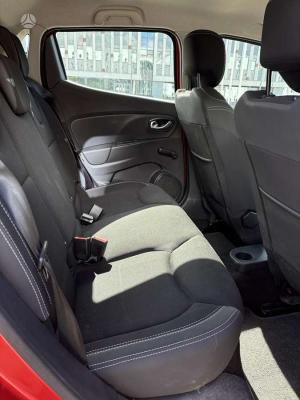 Sarkans Renault Clio 2017 Viļņa, ar dzinēja tilpumu 1.46 L un nobraukumu 88 tūkst. km par 5000 €, foto 12 vietnē AUTOMOTO.COM.LV