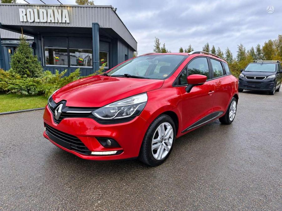 Red Renault Clio 2020 in Pakruojis, with an engine capacity of 0.90 L and mileage of 173 thousand km for 5600 €, photo 1 on AUTOMOTO.COM.LV