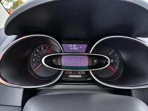 Red Renault Clio 2020 in Pakruojis, with an engine capacity of 0.90 L and mileage of 173 thousand km for 5600 €, photo 12 on AUTOMOTO.COM.LV