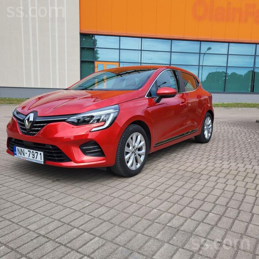 Red Renault Clio 2022 in Riga, with an engine capacity of 1.00 L and mileage of 36 thousand km for 14990 €, photo 1 on AUTOMOTO.COM.LV