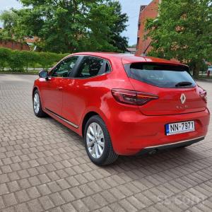 Red Renault Clio 2022 in Riga, with an engine capacity of 1.00 L and mileage of 36 thousand km for 14990 €, photo 4 on AUTOMOTO.COM.LV