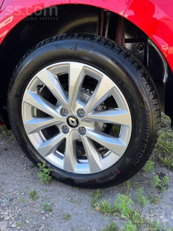 Sarkans Renault Clio 2022 Rīga, ar dzinēja tilpumu 1.00 L un nobraukumu 36 tūkst. km par 14990 €, foto 8 vietnē AUTOMOTO.COM.LV