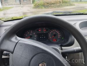 Sarkans Renault Clio 2005 Rīga, ar dzinēja tilpumu 1.40 L un nobraukumu 164 tūkst. km par 700 €, foto 8 vietnē AUTOMOTO.COM.LV