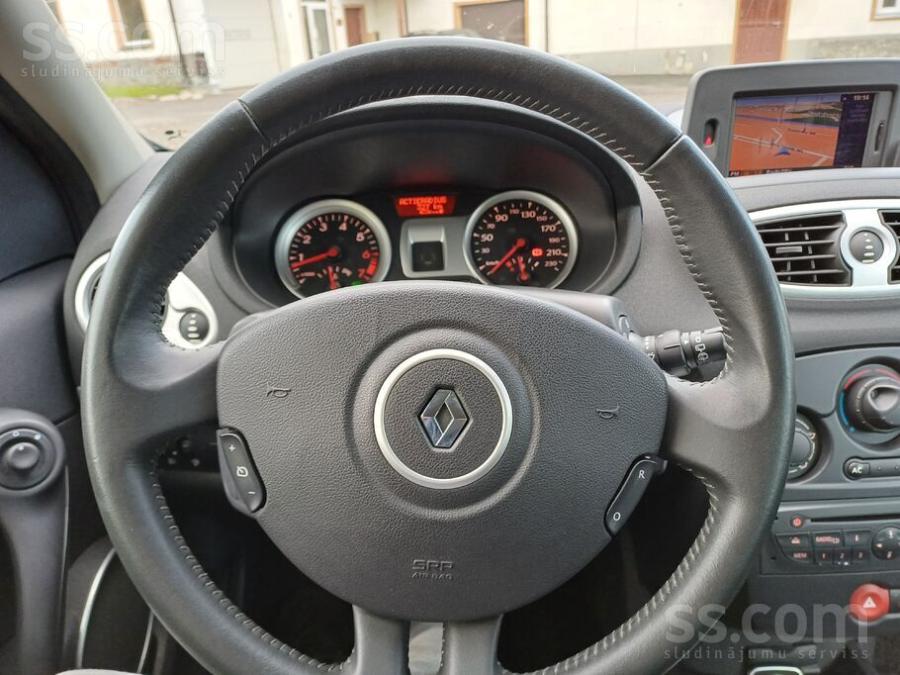 Sarkans Renault Clio 2010 Valmiera, ar dzinēja tilpumu 1.20 L un nobraukumu 211 tūkst. km par 3550 €, foto 15 vietnē AUTOMOTO.COM.LV