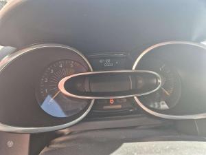 Sarkans Renault Clio 2015 Viļņa, ar dzinēja tilpumu 1.46 L un nobraukumu 167 tūkst. km par 4200 €, foto 8 vietnē AUTOMOTO.COM.LV