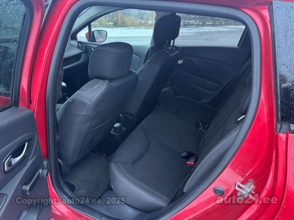 Sarkans Renault Clio 2017 Tallina, ar dzinēja tilpumu 1.50 L un nobraukumu 236 tūkst. km par 3950 €, foto 11 vietnē AUTOMOTO.COM.LV