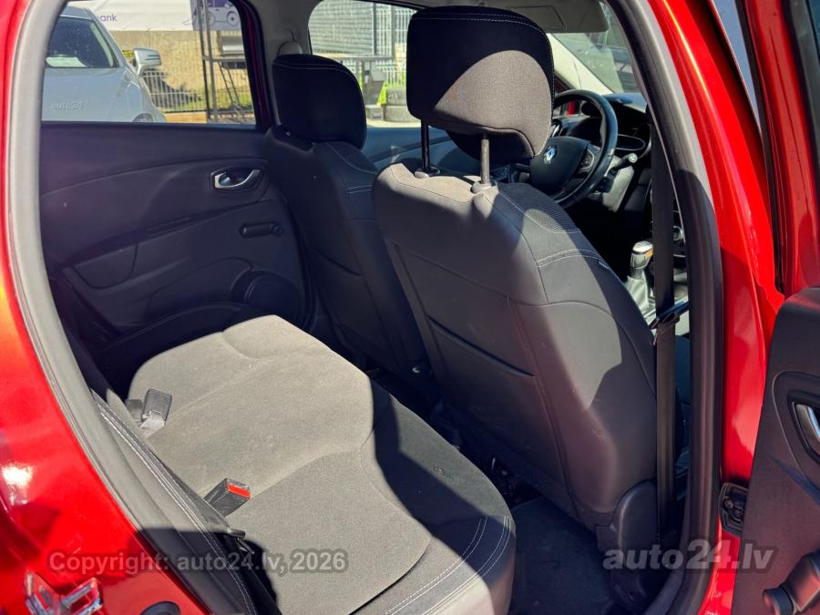 Red Renault Clio 2017 in Tallinn, with an engine capacity of 1.50 L and mileage of 0 thousand km for 4500 €, photo 5 on AUTOMOTO.COM.LV