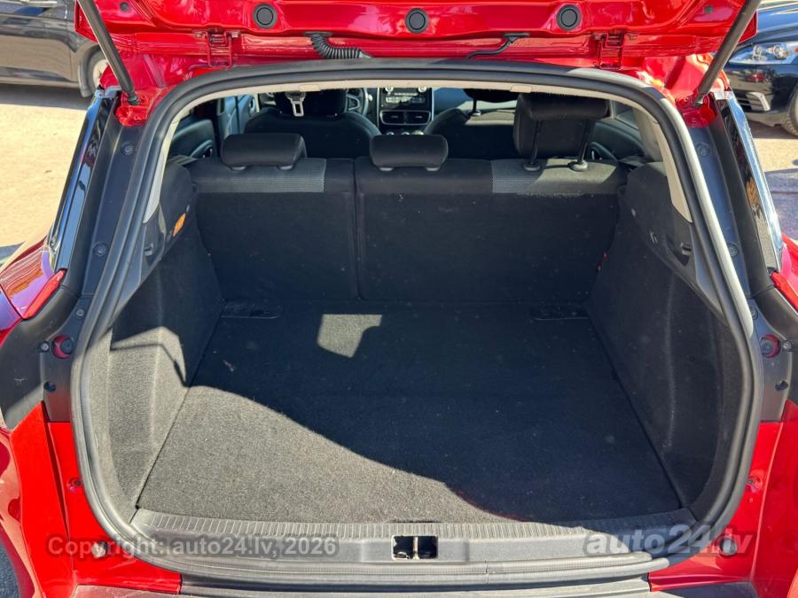 Red Renault Clio 2017 in Tallinn, with an engine capacity of 1.50 L and mileage of 0 thousand km for 4500 €, photo 15 on AUTOMOTO.COM.LV