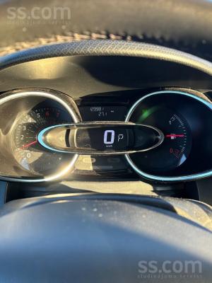 Red Renault Clio 2019 in Cesis, with an engine capacity of 1.20 L and mileage of 129 thousand km for 8600 €, photo 6 on AUTOMOTO.COM.LV