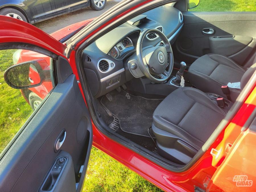 Renault Clio 2011 in Jonava, with an engine capacity of 1.50 L and mileage of 278 thousand km for 1800 €, photo 5 on AUTOMOTO.COM.LV