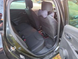 Renault Clio 2013 in Kivioli, with an engine capacity of 0.90 L and mileage of 211 thousand km for 4000 €, photo 15 on AUTOMOTO.COM.LV