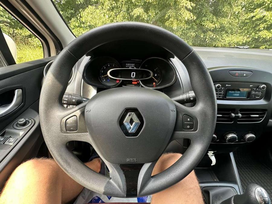 Renault Clio 2015 in Siauliai, with an engine capacity of 1.46 L and mileage of 300 thousand km for 3150 €, photo 23 on AUTOMOTO.COM.LV