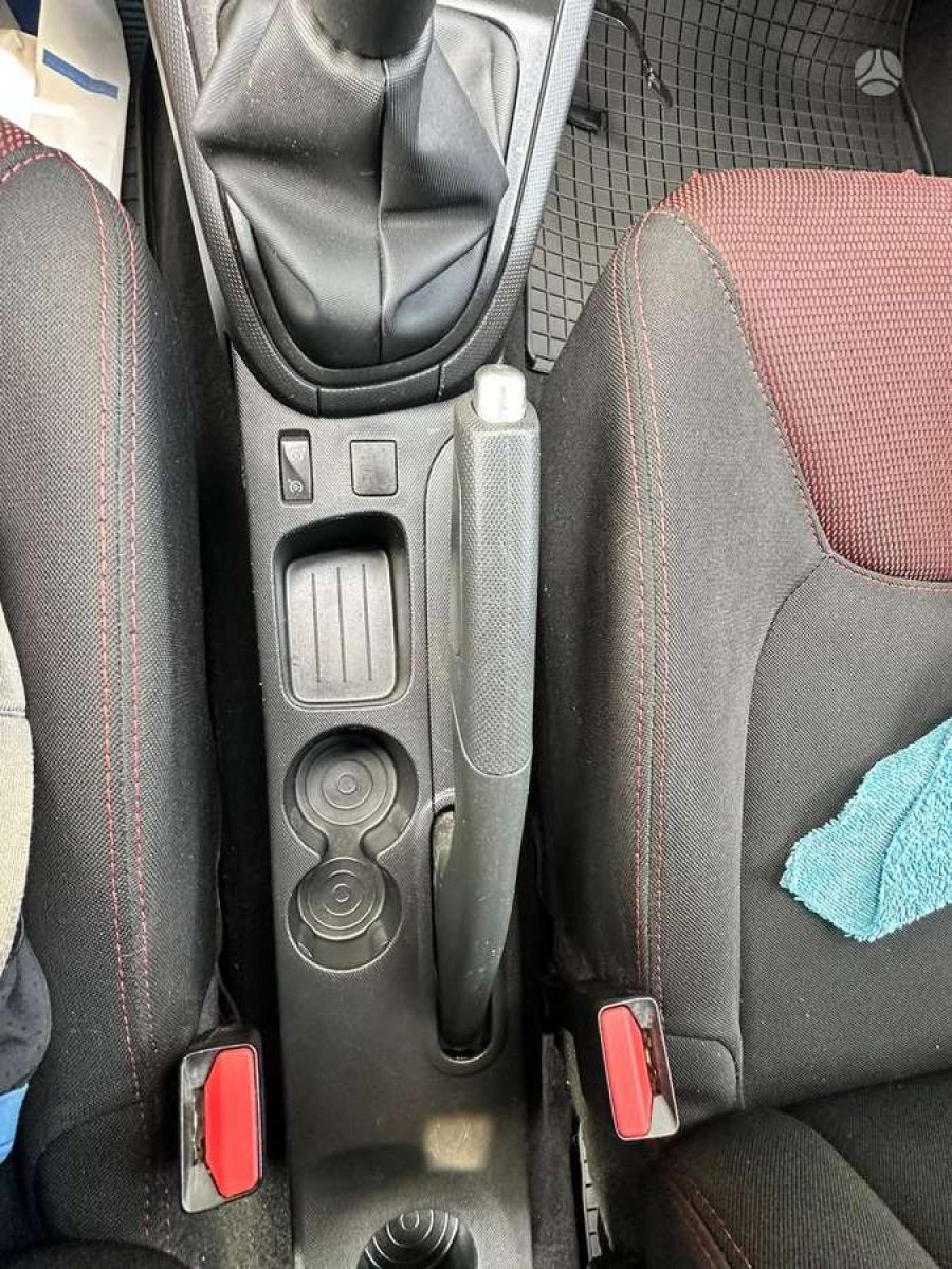 Renault Clio 2015 in Siauliai, with an engine capacity of 1.46 L and mileage of 300 thousand km for 3150 €, photo 25 on AUTOMOTO.COM.LV