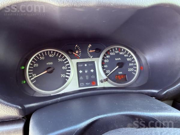 Violet Renault Clio 2003 in Cesis, with an engine capacity of 1.40 L and mileage of 216 thousand km for 1050 €, photo 9 on AUTOMOTO.COM.LV