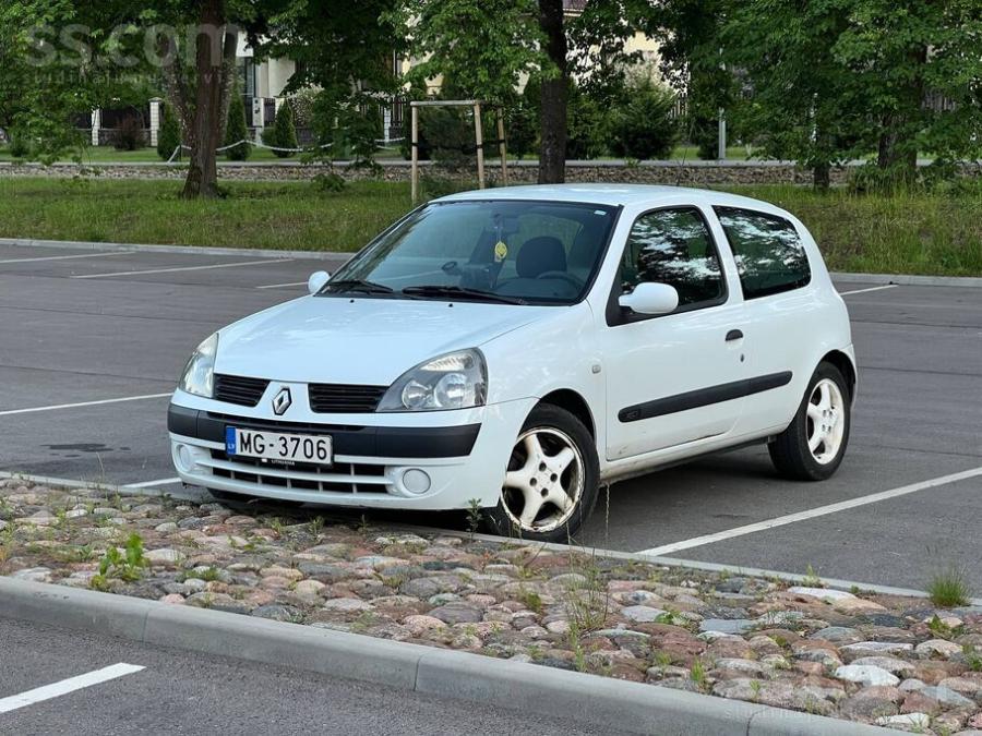 Balts Renault Clio 2005 Daugavpils, ar dzinēja tilpumu 1.50 L un nobraukumu 269 tūkst. km par 1000 €, foto 1 vietnē AUTOMOTO.COM.LV