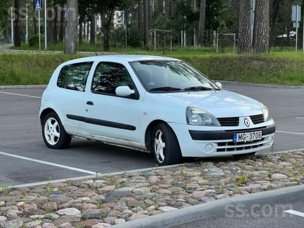 White Renault Clio 2005 in Daugavpils, with an engine capacity of 1.50 L and mileage of 269 thousand km for 1000 €, photo 2 on AUTOMOTO.COM.LV