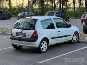 Balts Renault Clio 2005 Daugavpils, ar dzinēja tilpumu 1.50 L un nobraukumu 269 tūkst. km par 1000 €, foto 4 vietnē AUTOMOTO.COM.LV