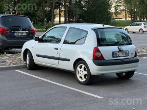 Balts Renault Clio 2005 Daugavpils, ar dzinēja tilpumu 1.50 L un nobraukumu 269 tūkst. km par 1000 €, foto 5 vietnē AUTOMOTO.COM.LV