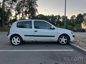 Balts Renault Clio 2005 Daugavpils, ar dzinēja tilpumu 1.50 L un nobraukumu 269 tūkst. km par 1000 €, foto 7 vietnē AUTOMOTO.COM.LV