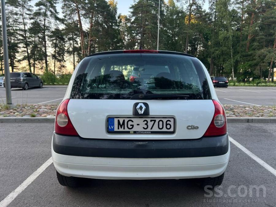 Balts Renault Clio 2005 Daugavpils, ar dzinēja tilpumu 1.50 L un nobraukumu 269 tūkst. km par 1000 €, foto 9 vietnē AUTOMOTO.COM.LV