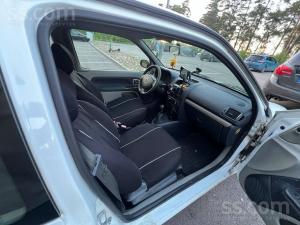 Balts Renault Clio 2005 Daugavpils, ar dzinēja tilpumu 1.50 L un nobraukumu 269 tūkst. km par 1000 €, foto 11 vietnē AUTOMOTO.COM.LV