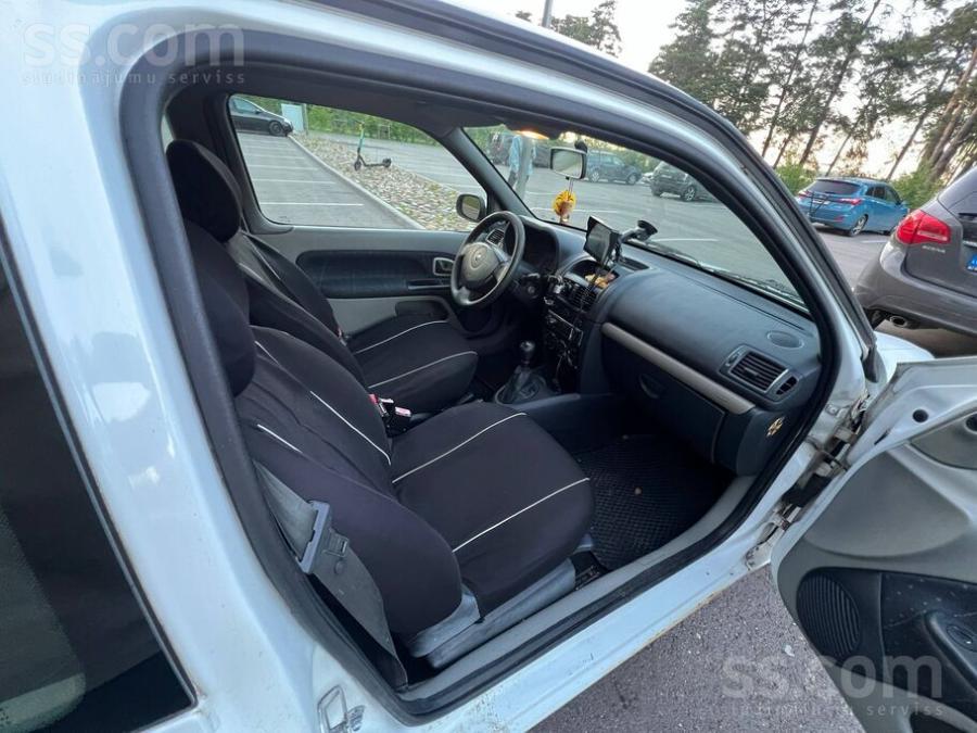 Balts Renault Clio 2005 Daugavpils, ar dzinēja tilpumu 1.50 L un nobraukumu 269 tūkst. km par 1000 €, foto 11 vietnē AUTOMOTO.COM.LV