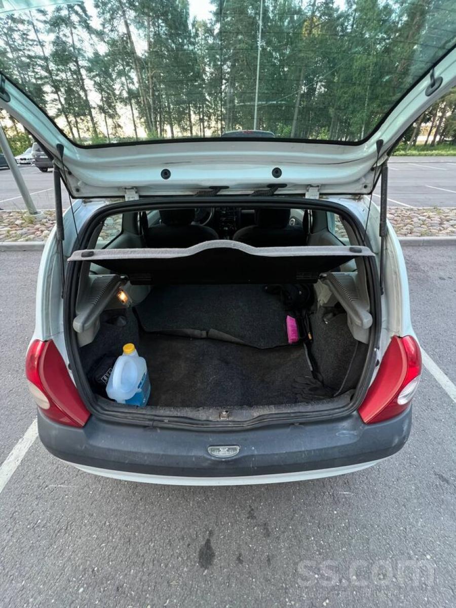 Balts Renault Clio 2005 Daugavpils, ar dzinēja tilpumu 1.50 L un nobraukumu 269 tūkst. km par 1000 €, foto 12 vietnē AUTOMOTO.COM.LV