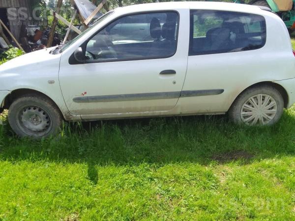 White Renault Clio 2006 in Bauska, with an engine capacity of 7.70 L and mileage of 101 thousand km for 3200 €, photo 1 on AUTOMOTO.COM.LV