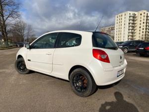 Balts Renault Clio 2009 Rīga, ar dzinēja tilpumu 1.50 L un nobraukumu 264 tūkst. km par 2550 €, foto 3 vietnē AUTOMOTO.COM.LV
