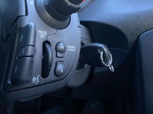Balts Renault Clio 2009 Rīga, ar dzinēja tilpumu 1.50 L un nobraukumu 264 tūkst. km par 2550 €, foto 14 vietnē AUTOMOTO.COM.LV