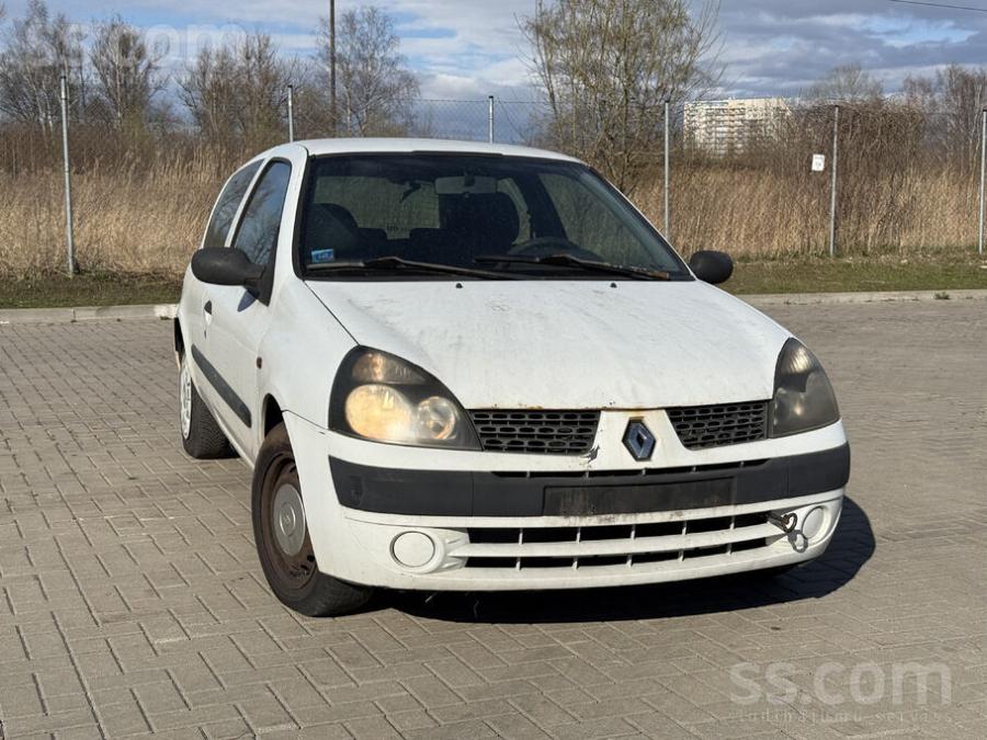 Белый Рено Клио 2002 в Рига, объемом двигателя 1.50 л и пробегом 270 тыс. км за 400 €, фото 1 на AUTOMOTO.COM.LV