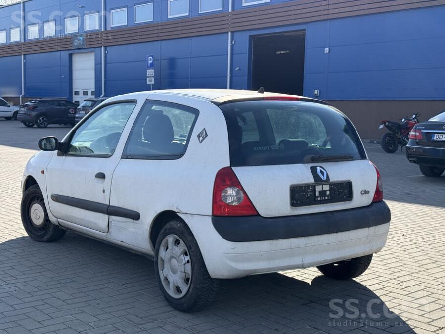 Белый Рено Клио 2002 в Рига, объемом двигателя 1.50 л и пробегом 270 тыс. км за 400 €, фото 6 на AUTOMOTO.COM.LV