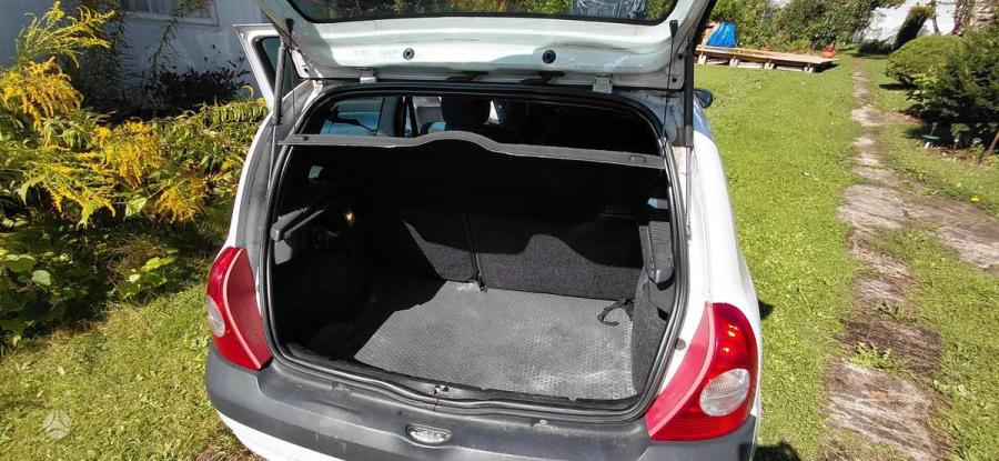 Balts Renault Clio 2005 Kauņa, ar dzinēja tilpumu 1.46 L un nobraukumu 214 tūkst. km par 1100 €, foto 4 vietnē AUTOMOTO.COM.LV
