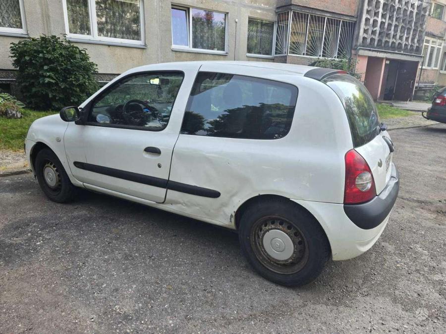 Balts Renault Clio 2005 Kauņa, ar dzinēja tilpumu 1.46 L un nobraukumu 214 tūkst. km par 1100 €, foto 5 vietnē AUTOMOTO.COM.LV