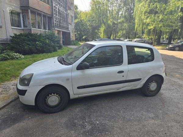 White Renault Clio 2005 in Kaunas, with an engine capacity of 1.46 L and mileage of 214 thousand km for 1100 €, photo 9 on AUTOMOTO.COM.LV