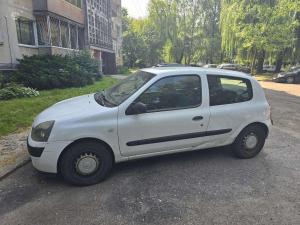 Balts Renault Clio 2005 Kauņa, ar dzinēja tilpumu 1.46 L un nobraukumu 214 tūkst. km par 1100 €, foto 9 vietnē AUTOMOTO.COM.LV